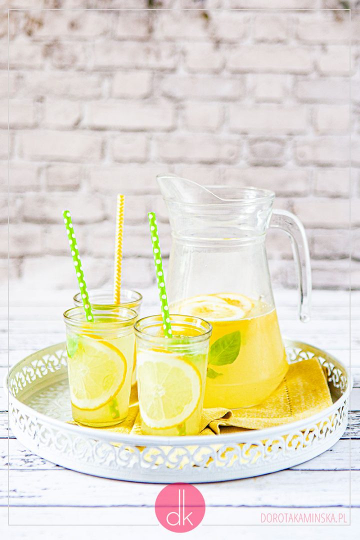 Lemoniada przepis na napój z cytryn | Dorota Kamińska