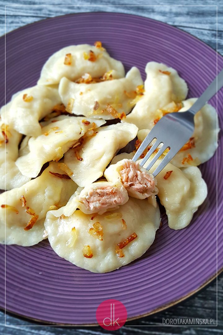 Pierogi z łososiem przepis | Dorota Kamińska